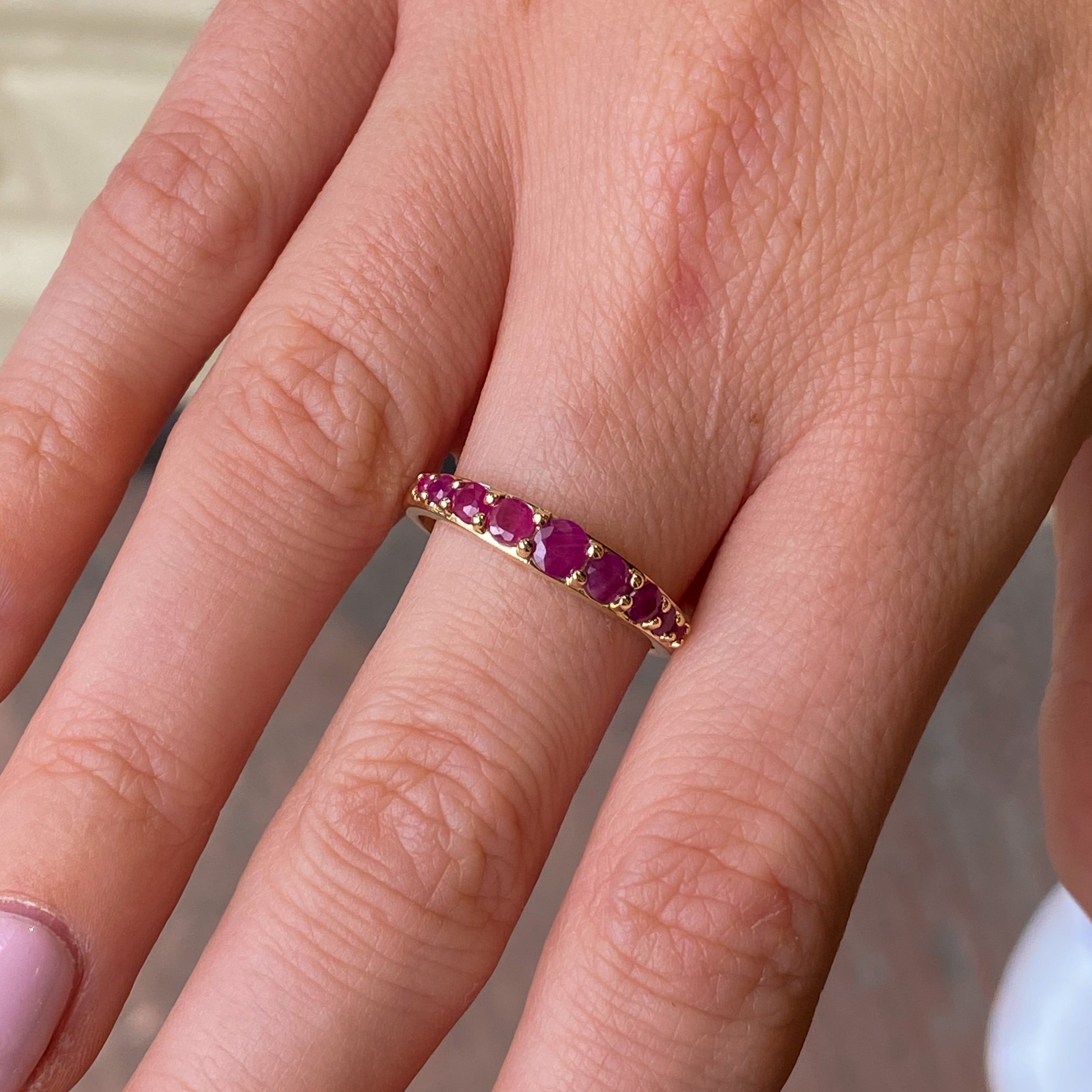 9ct Gold Graduated Ring - Ruby – John Ross Jewellers